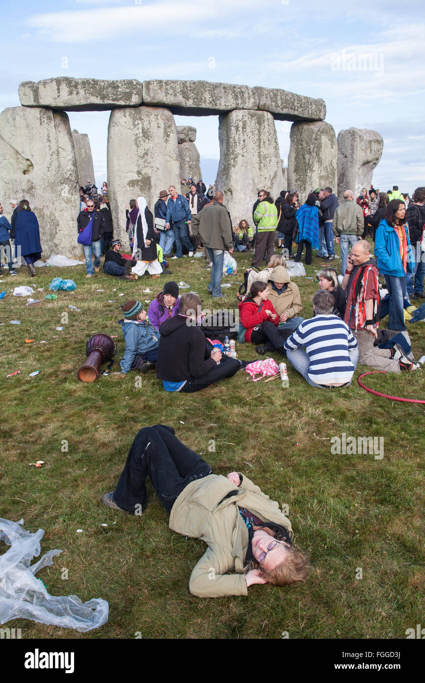Stonehenge,Summer Solstice sunrise June,Wiltshire,England Stock Photo ...