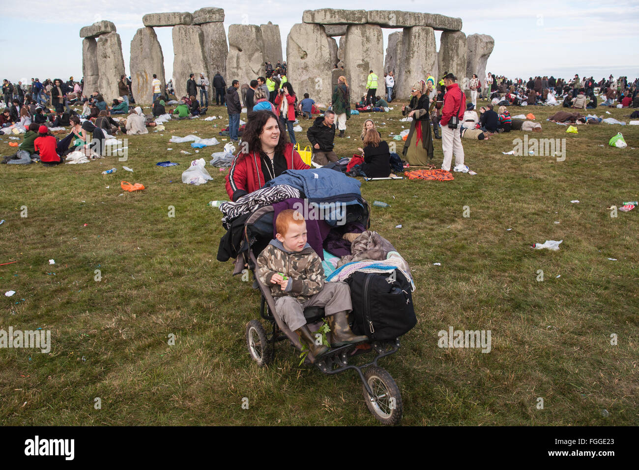 Stonehenge,Summer Solstice sunrise June,Wiltshire,England Stock Photo ...