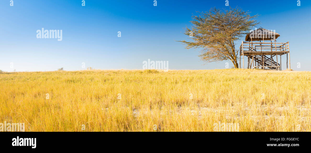 African hut thatched roof hi-res stock photography and images - Alamy