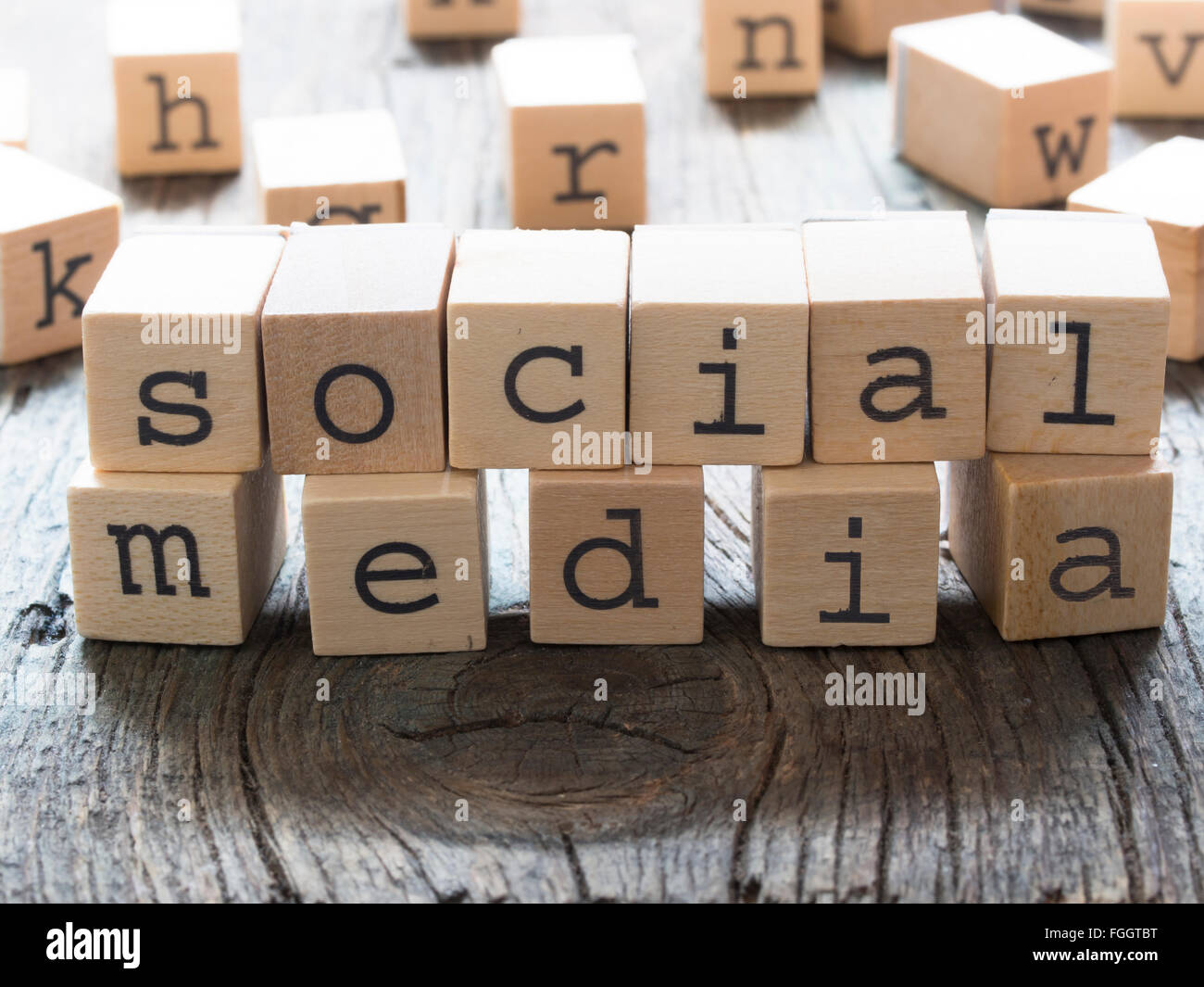 Link media hi-res stock photography and images - Alamy