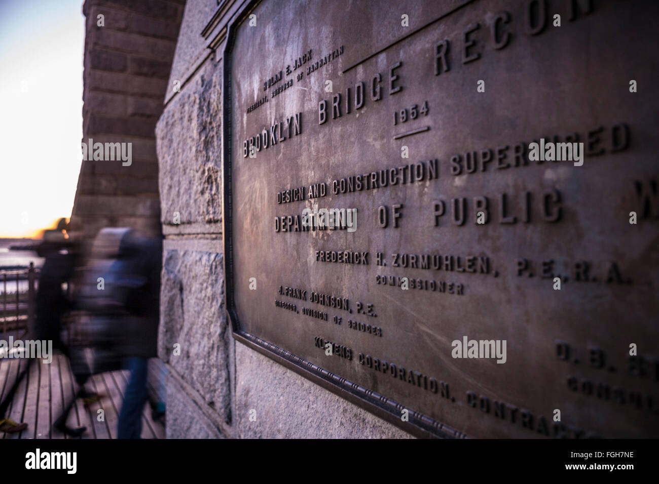 Receiving plaque hi-res stock photography and images - Alamy