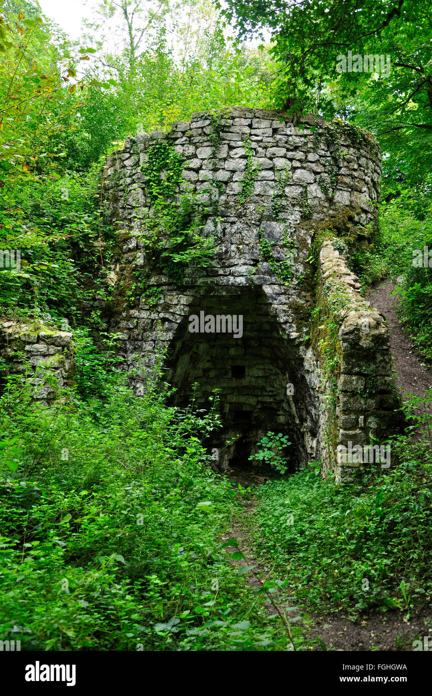 Overgrown Limekiln in Vallis vale near Frome, Somerset. UK Stock Photo ...
