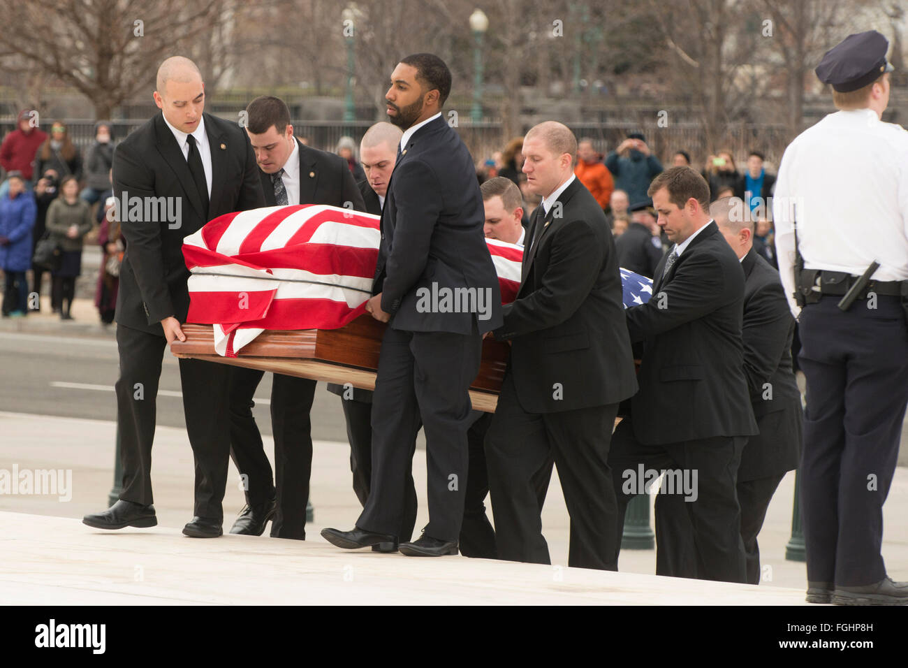 Washington, DC, USA. 19th Feb, 2016. The casket of former Supreme Court ...