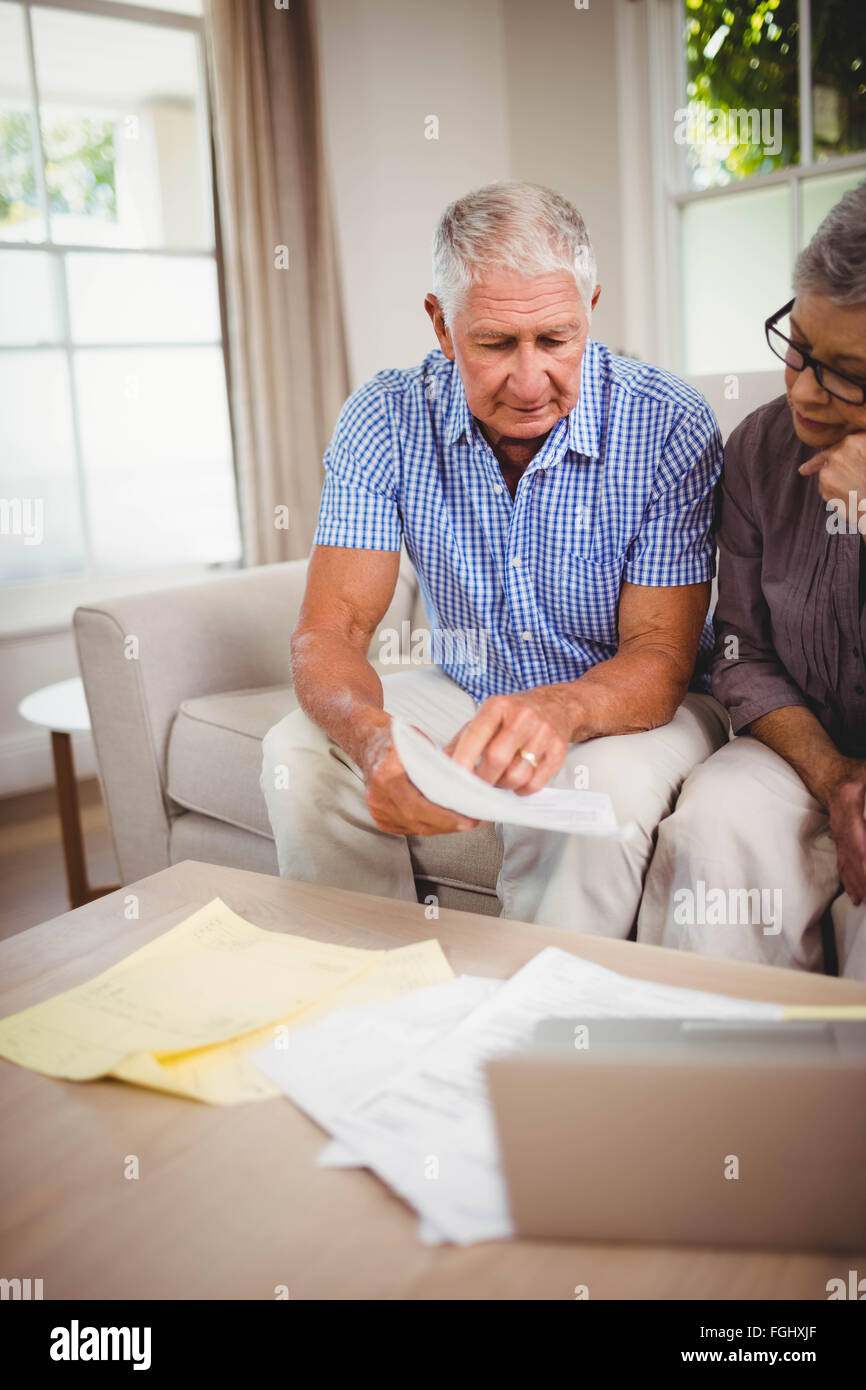 Woman man couple documents hi-res stock photography and images - Alamy