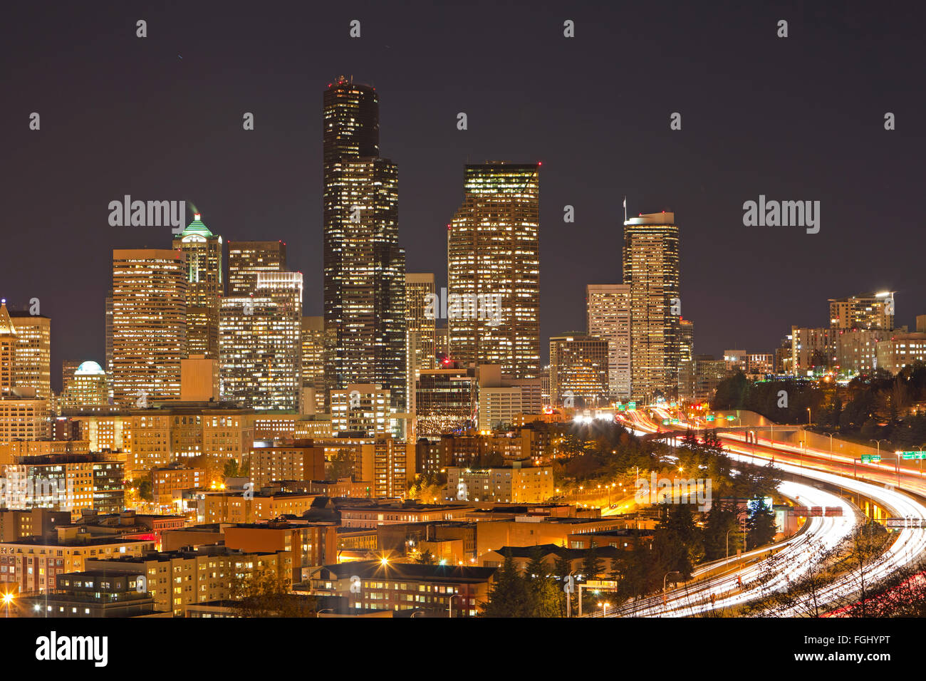 The night skyline of Seattle at dusk in Washington State, USA, with ...