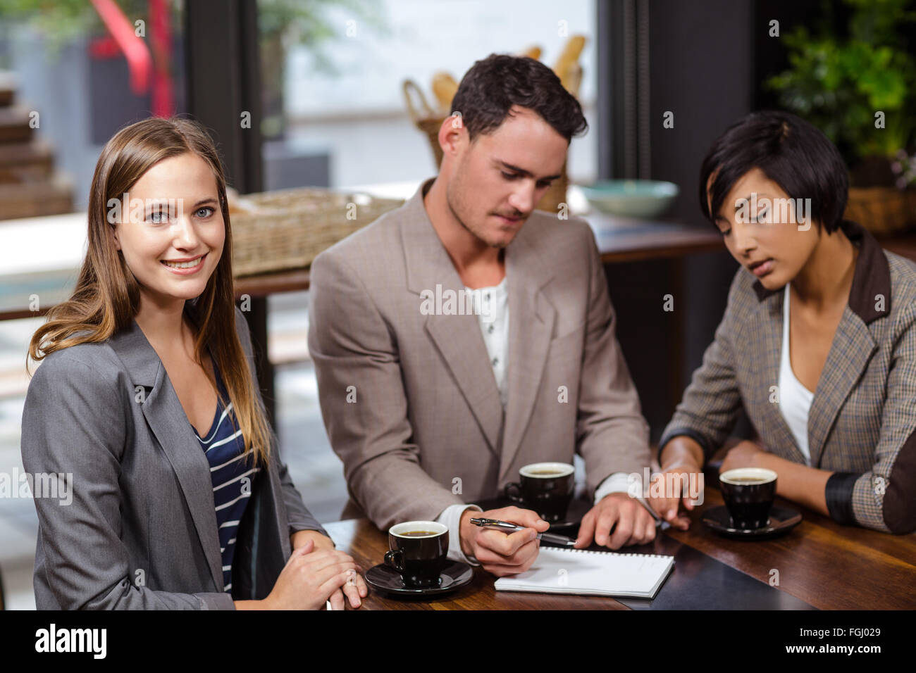 Writing friends hi-res stock photography and images - Alamy
