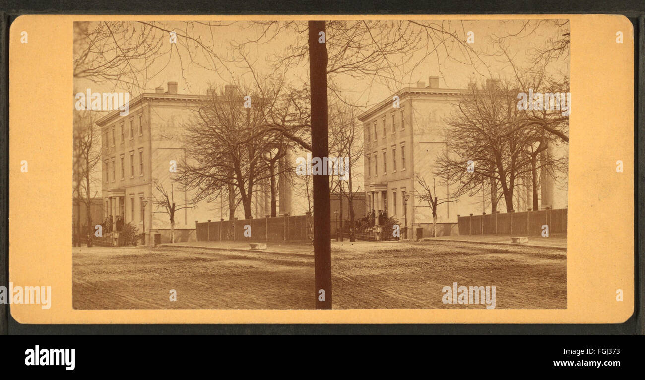 This photograph shows Jeff Davis' mansion, highlighting its ...