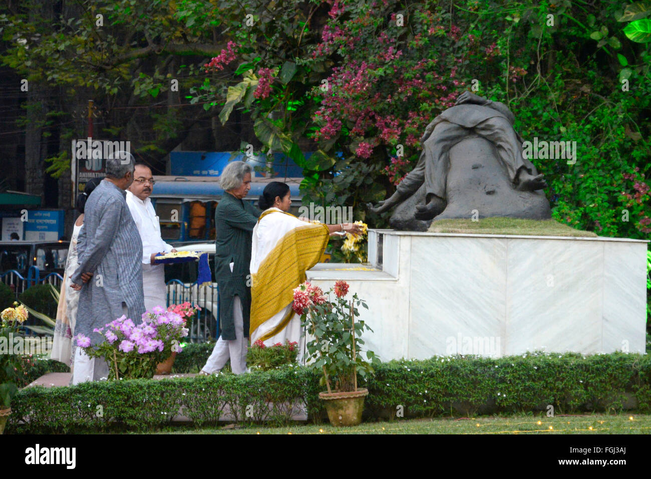 Language martyrs day memorial statue hi-res stock photography and ...