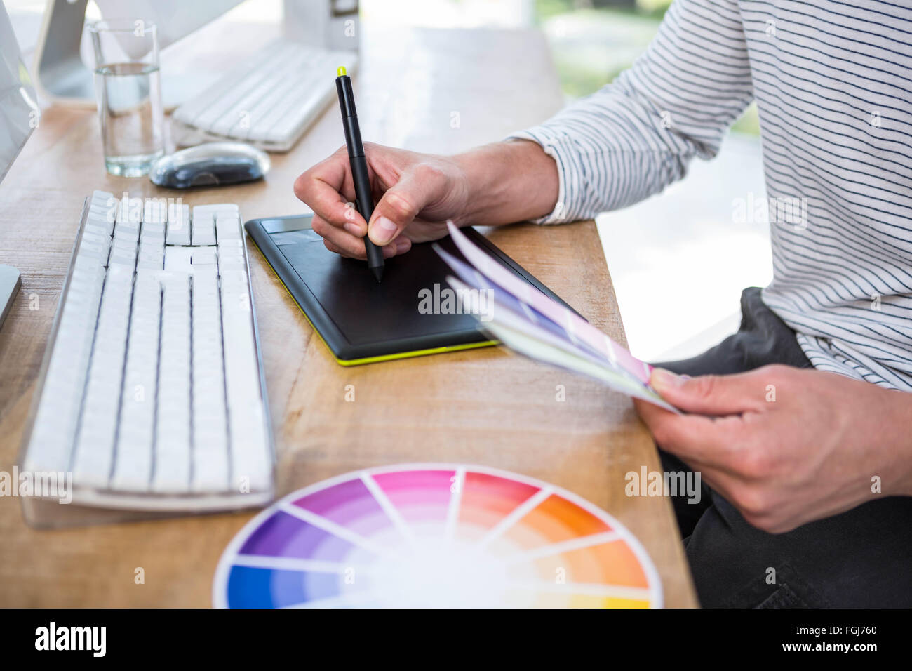 Male hands writing notes hi-res stock photography and images - Alamy