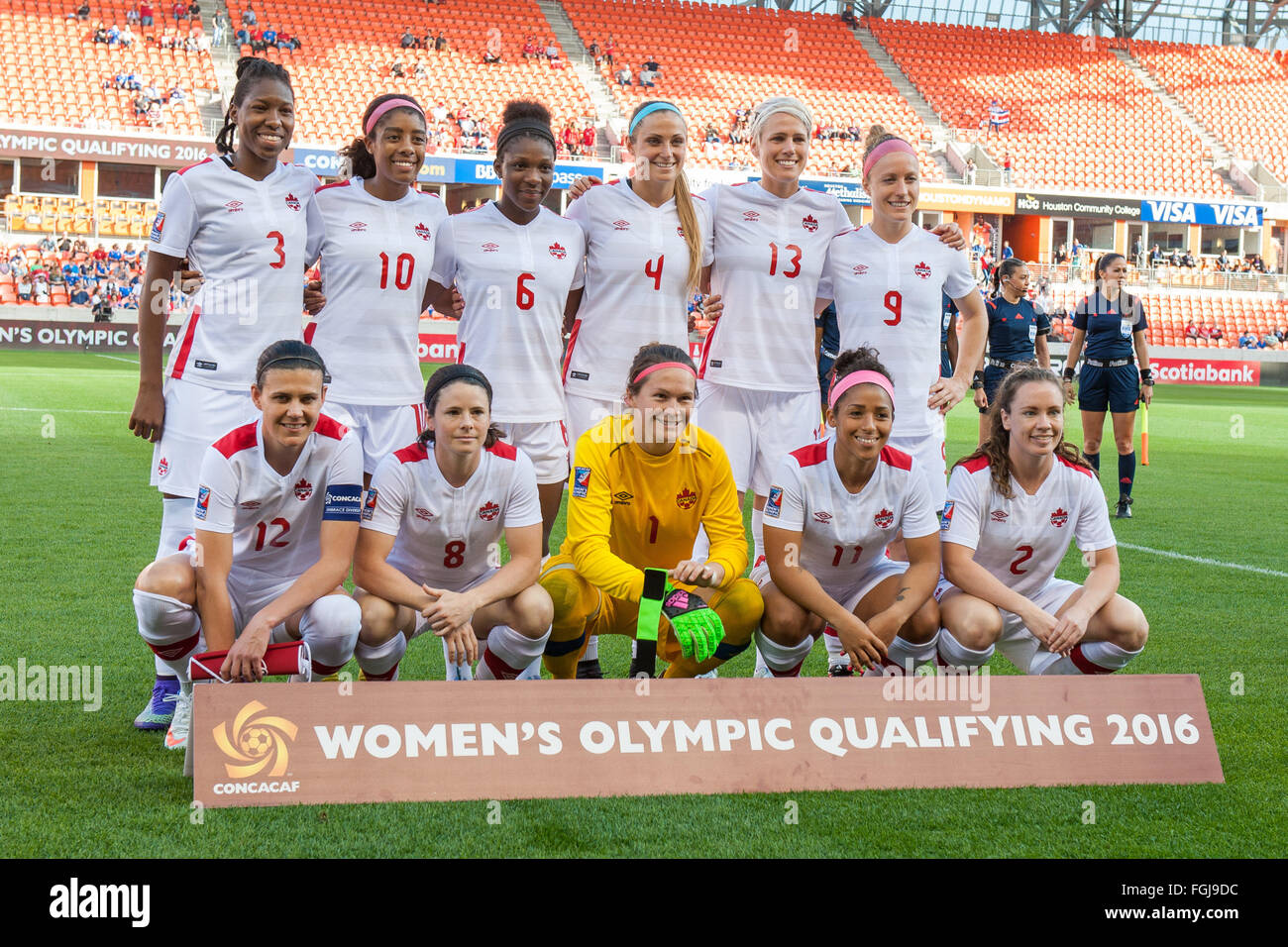 Canada soccer team poses group hi-res stock photography and images - Alamy