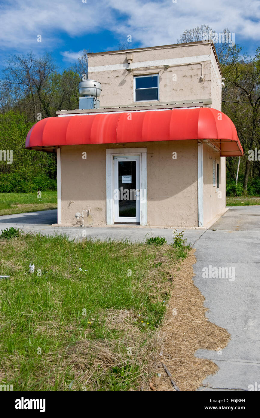 Run down out building hi-res stock photography and images - Alamy