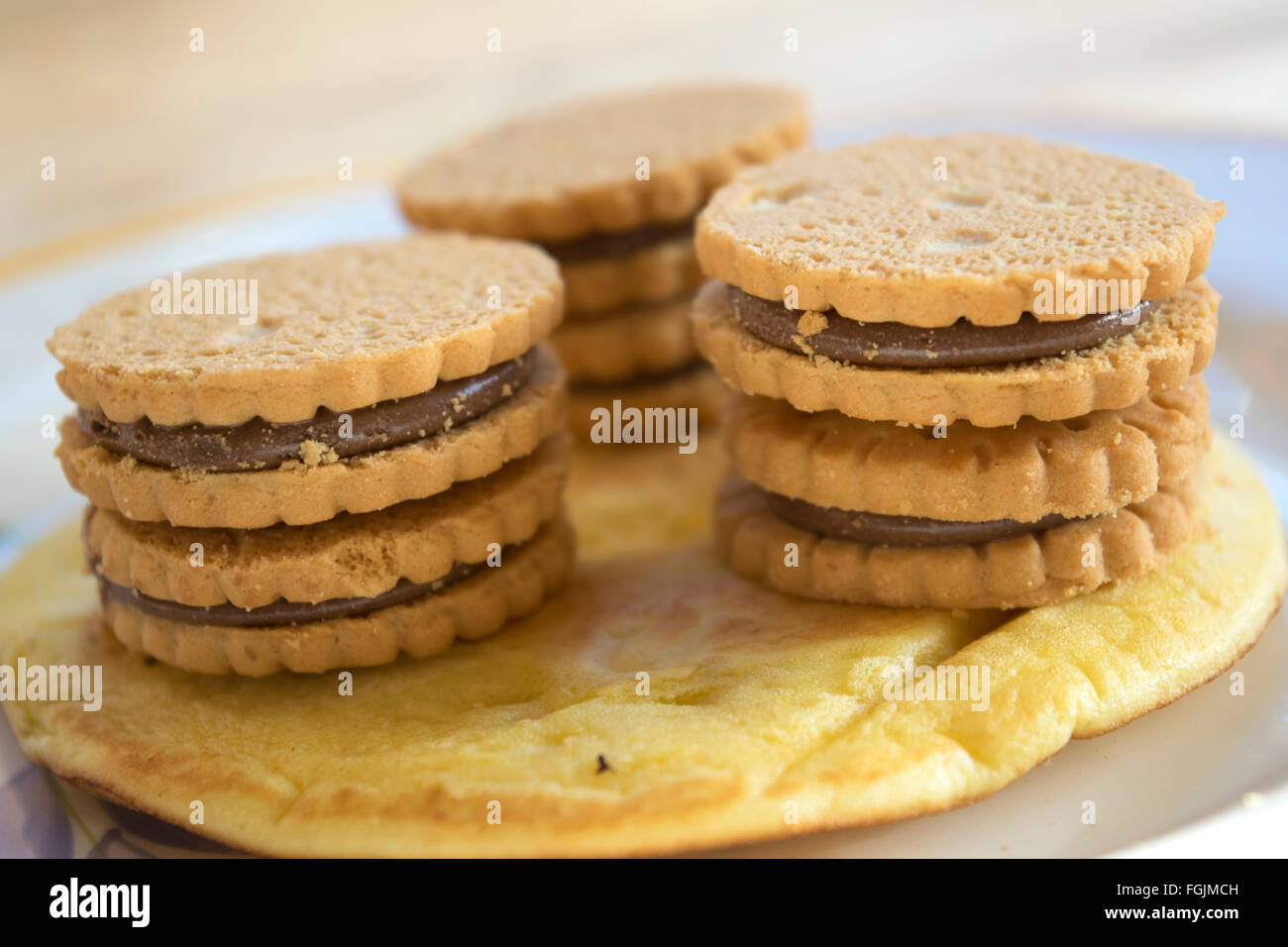 Sandwich biscuits with chocolate filling Stock Photo - Alamy