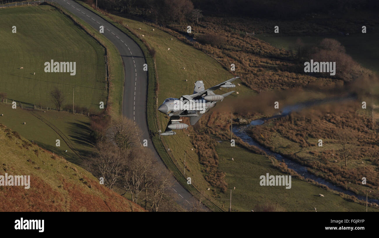 Mach loop raf hi-res stock photography and images - Alamy