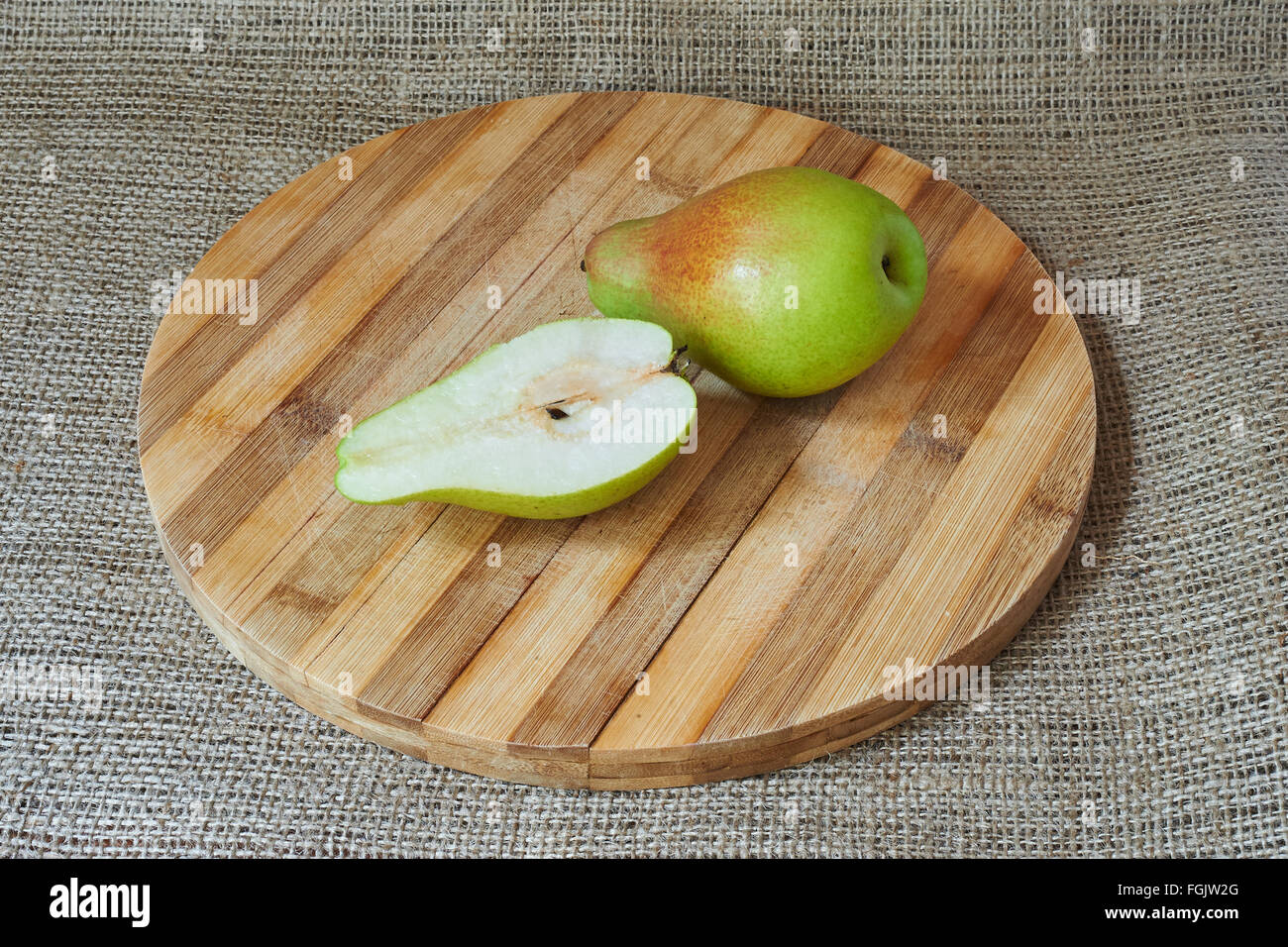 Pears in wooden tray hi-res stock photography and images - Alamy
