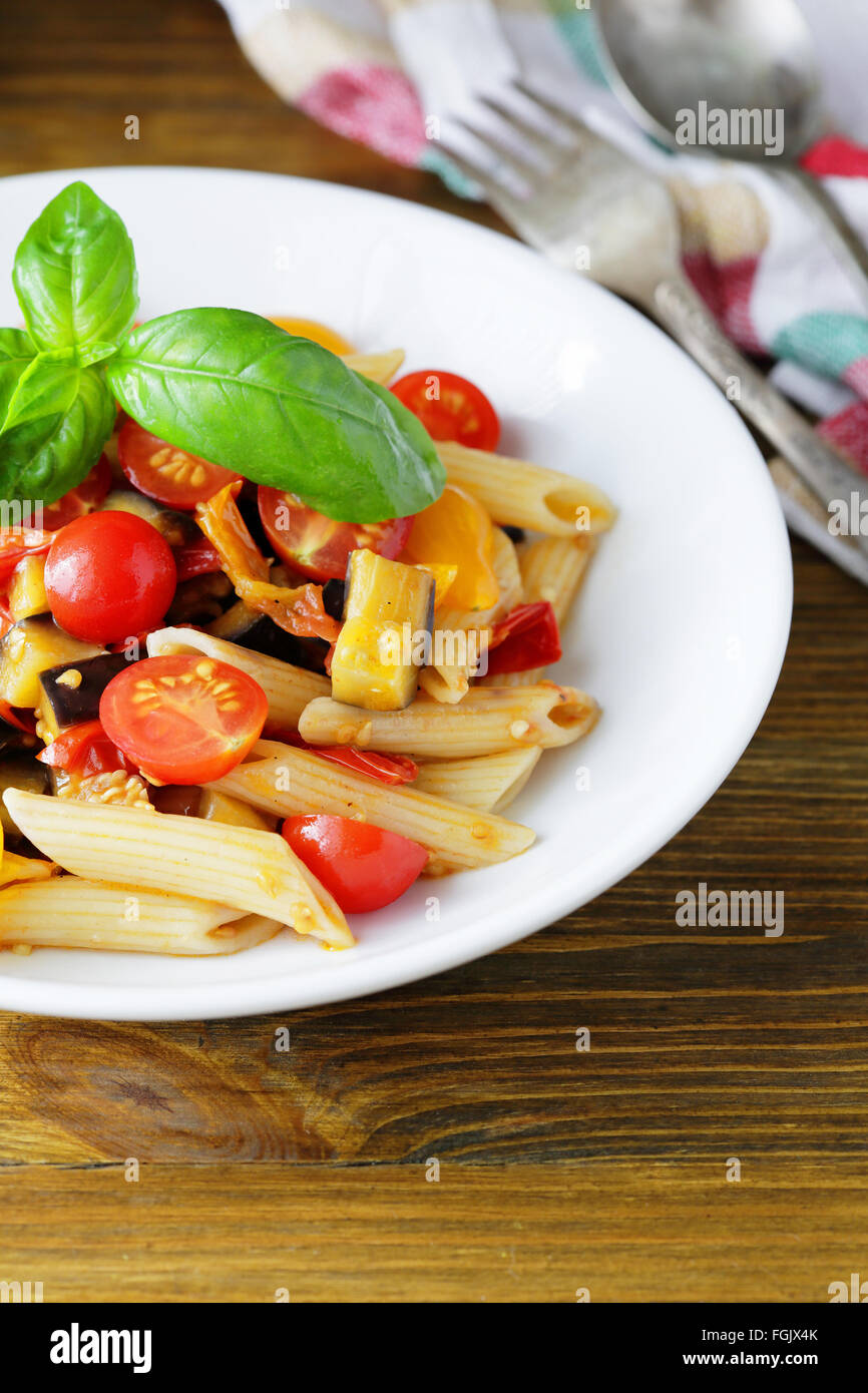 Creamy pasta in bowl hi-res stock photography and images - Alamy