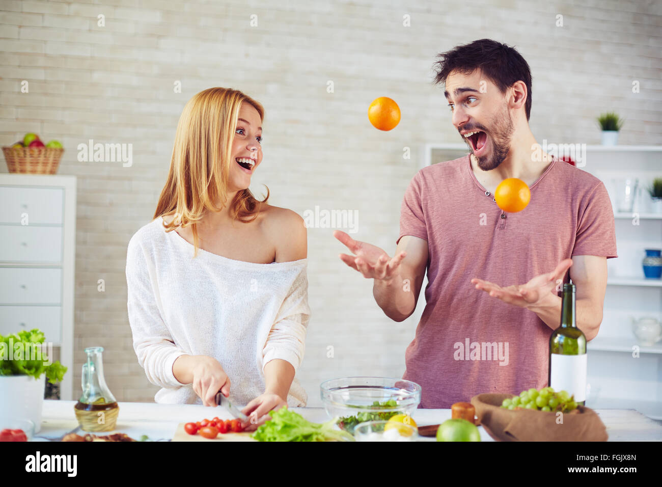 Man juggling food hi-res stock photography and images - Alamy