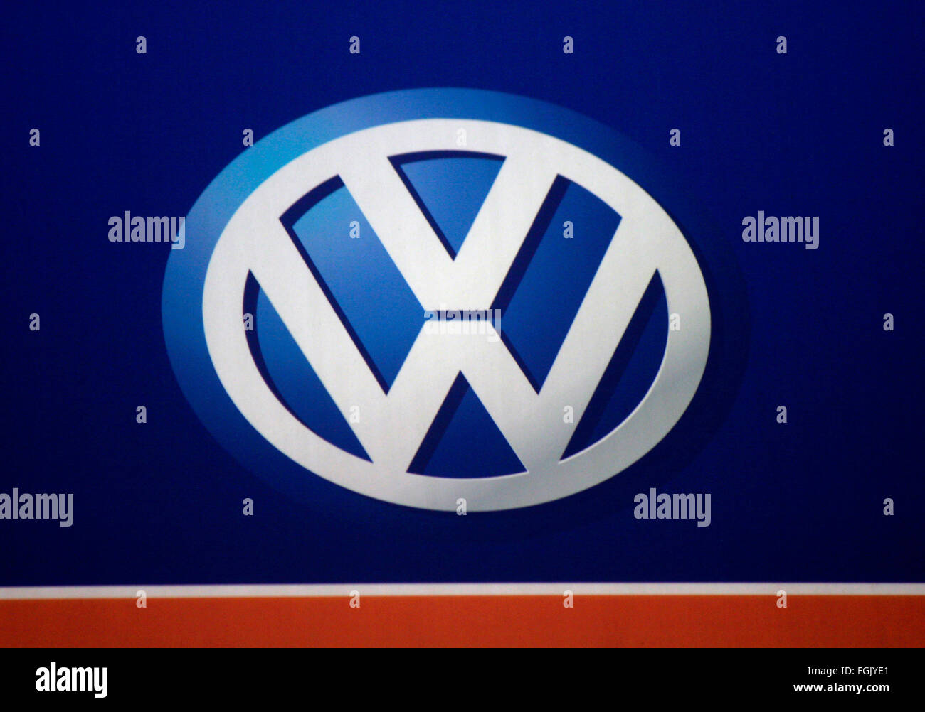 Vw logo sign volkswagen hi-res stock photography and images - Alamy