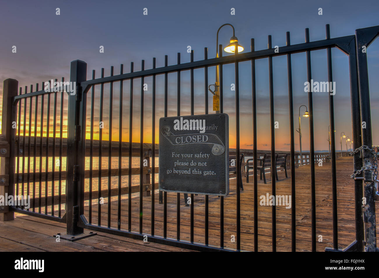 Closed for repairs hi-res stock photography and images - Alamy