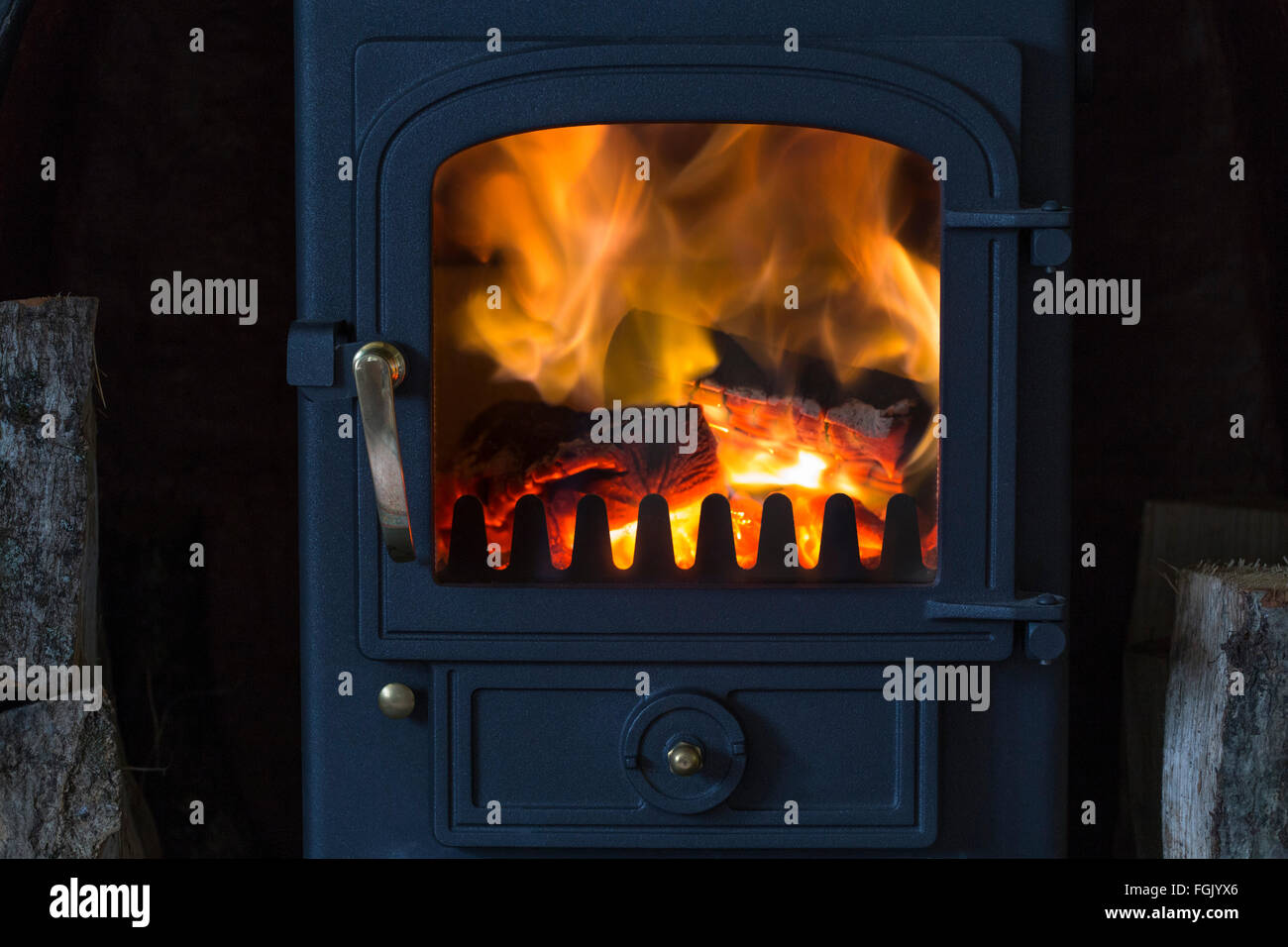 Burning logs in modern fireplace hi-res stock photography and images ...