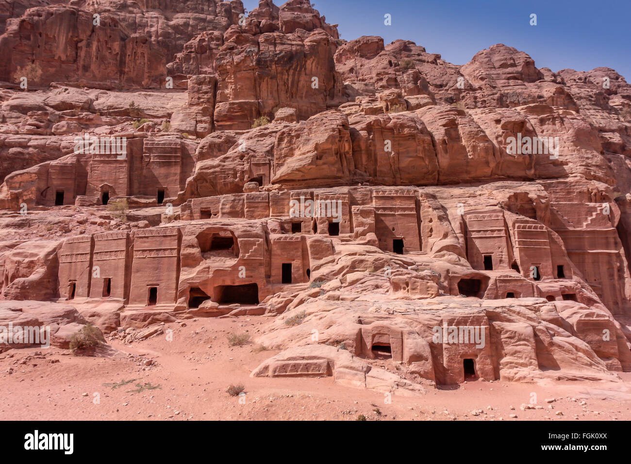 Petra Jordan carved city Stock Photo - Alamy