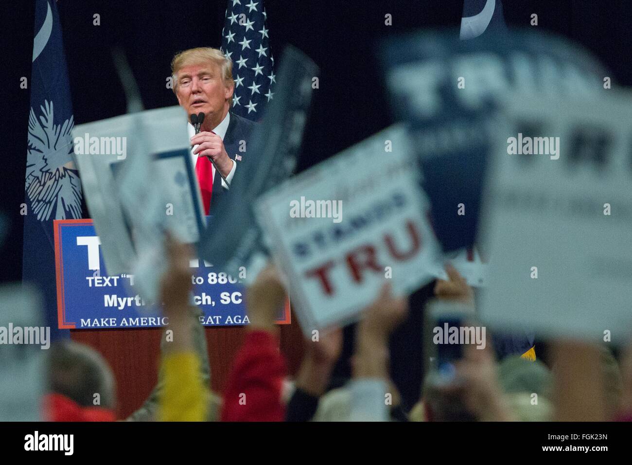 Campaigns sc signs podium hi-res stock photography and images - Alamy