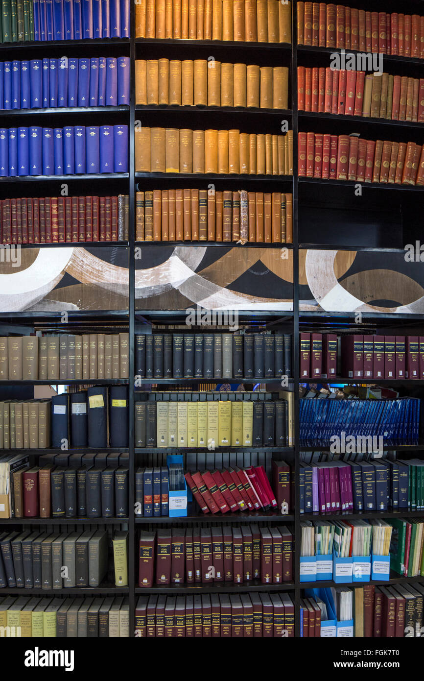 Book shelf hi-res stock photography and images - Alamy