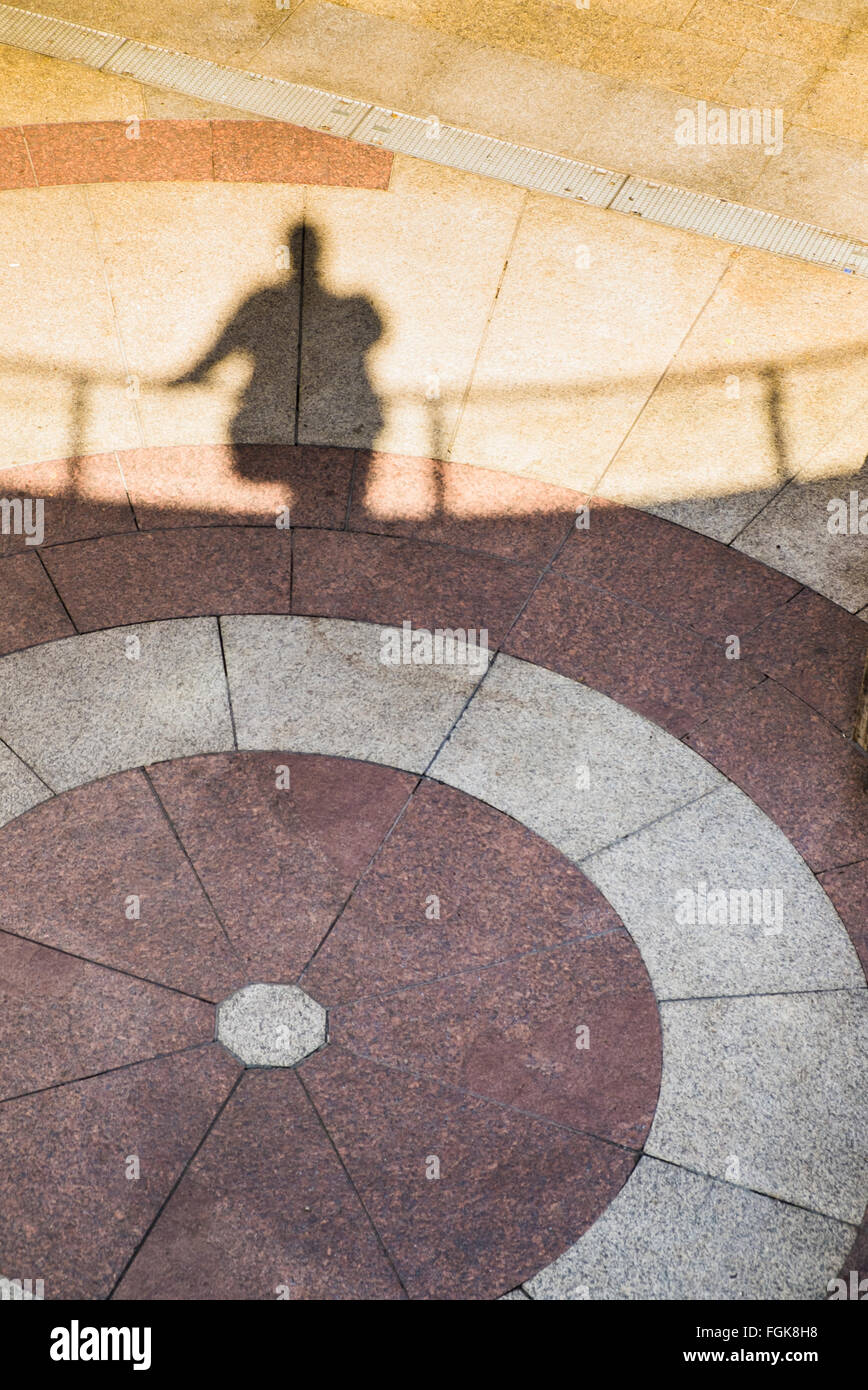 One person shadow street silhouette hi-res stock photography and images ...