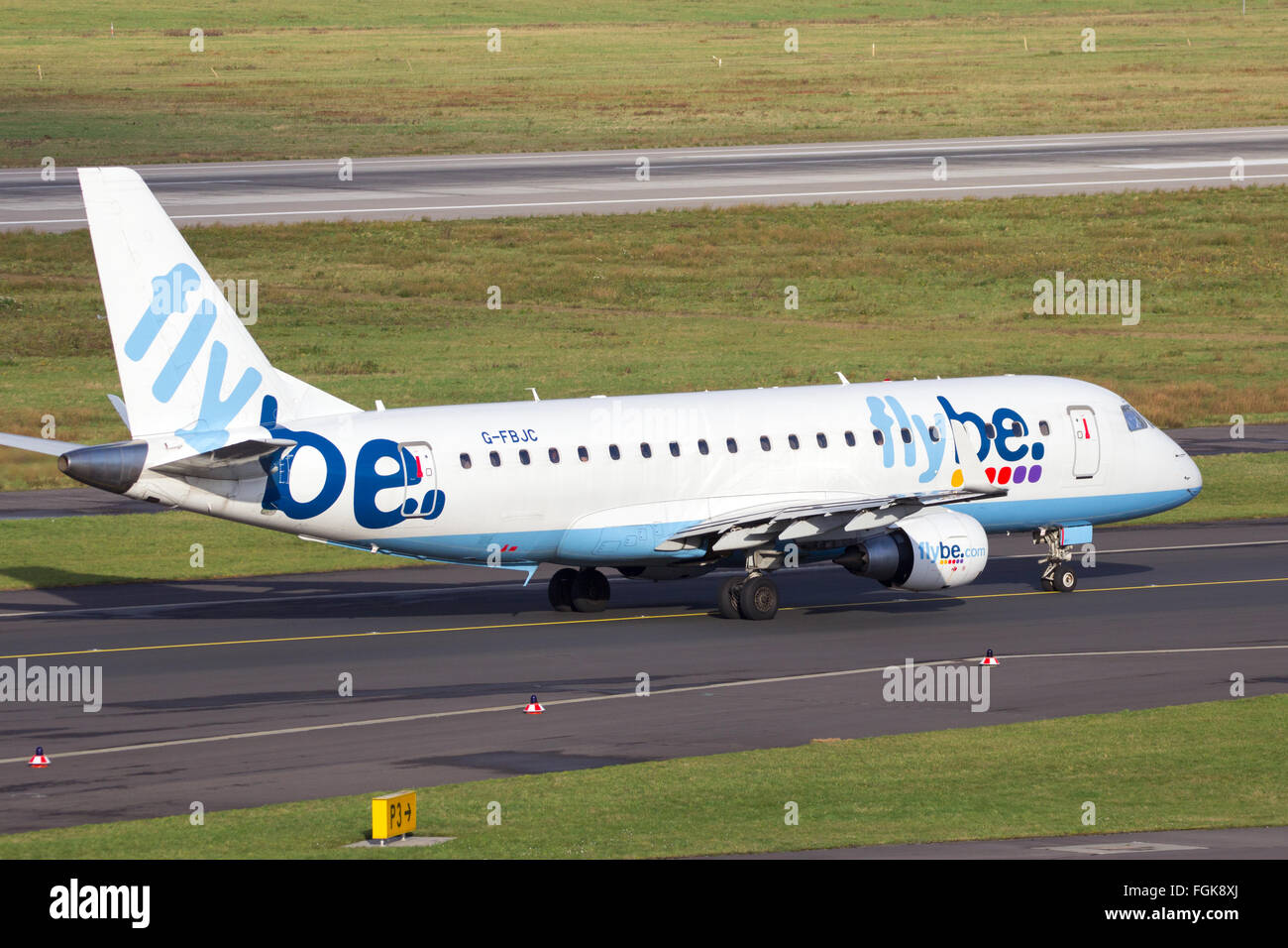 Embraer emb 175 hi-res stock photography and images - Alamy