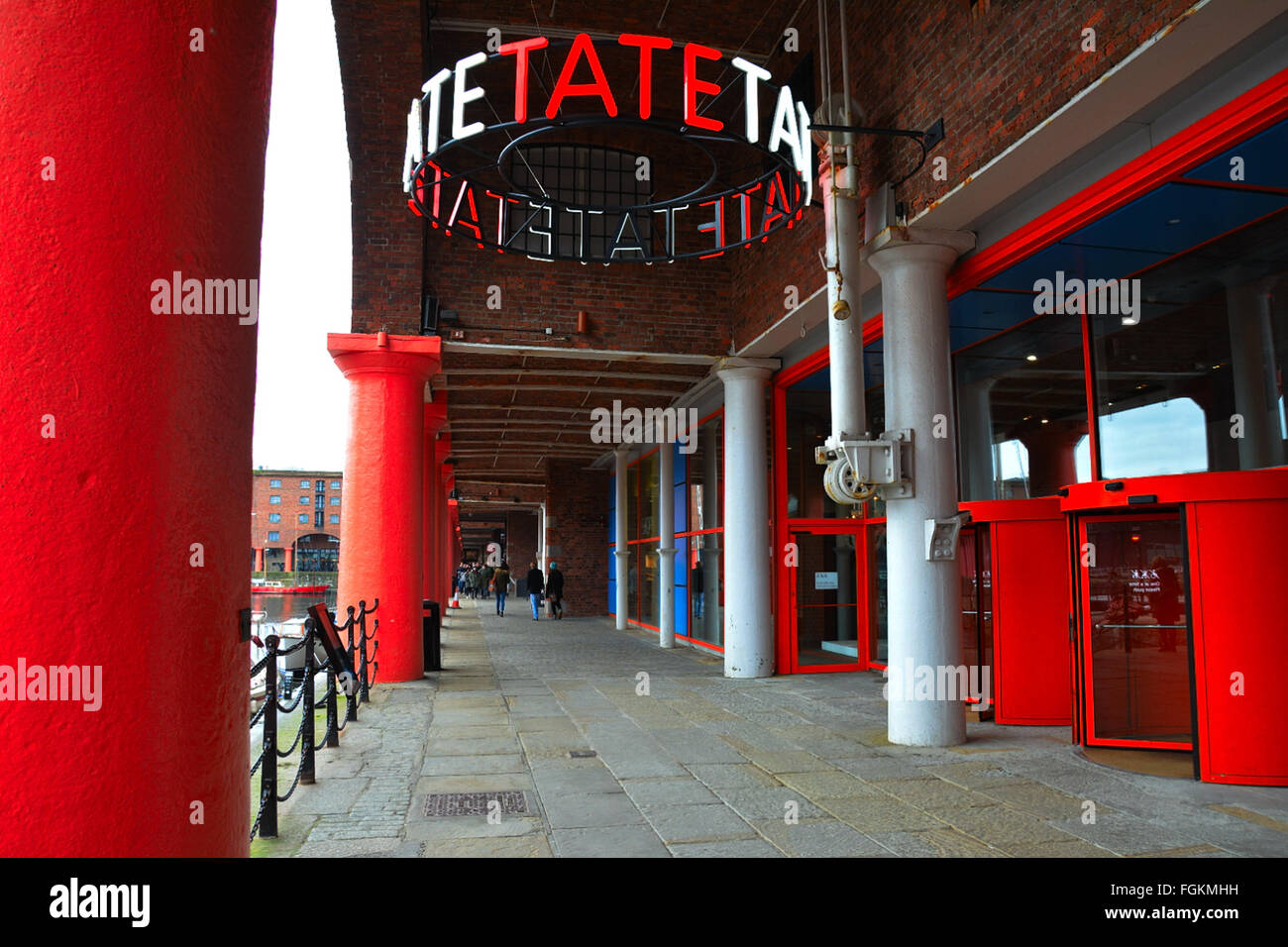 Tate liverpool albert dock hi-res stock photography and images - Alamy