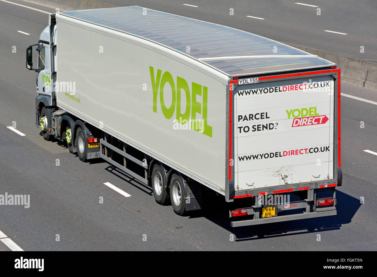Supply chain transport logistics via Yodel parcel articulated trailer ...