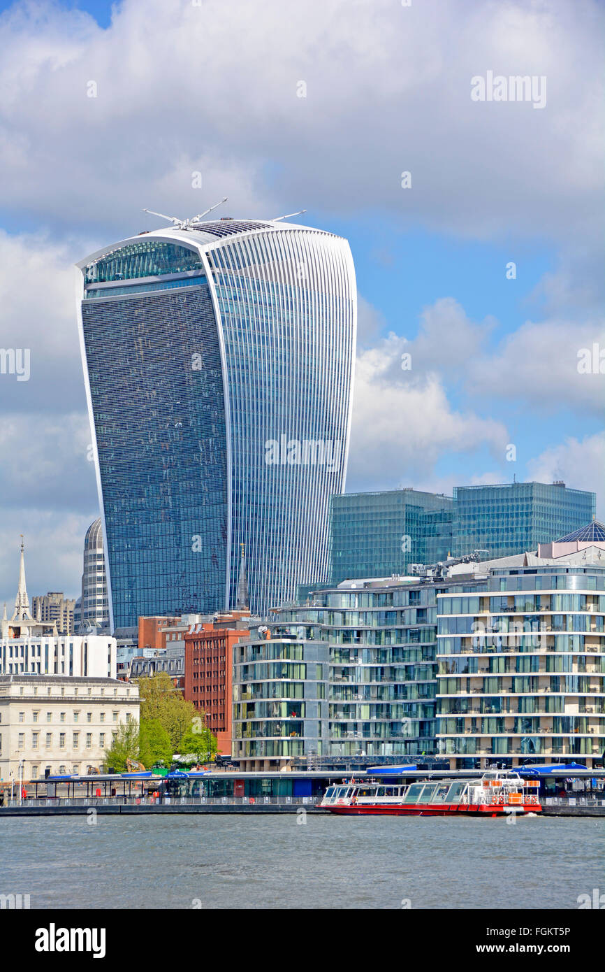 20 fenchurch street walkie talkie building hi-res stock photography and ...