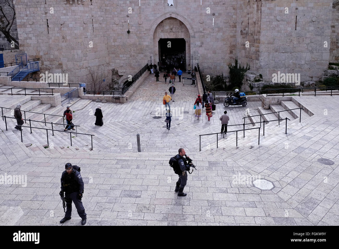 Israeli soldier damascus gate hi-res stock photography and images - Alamy