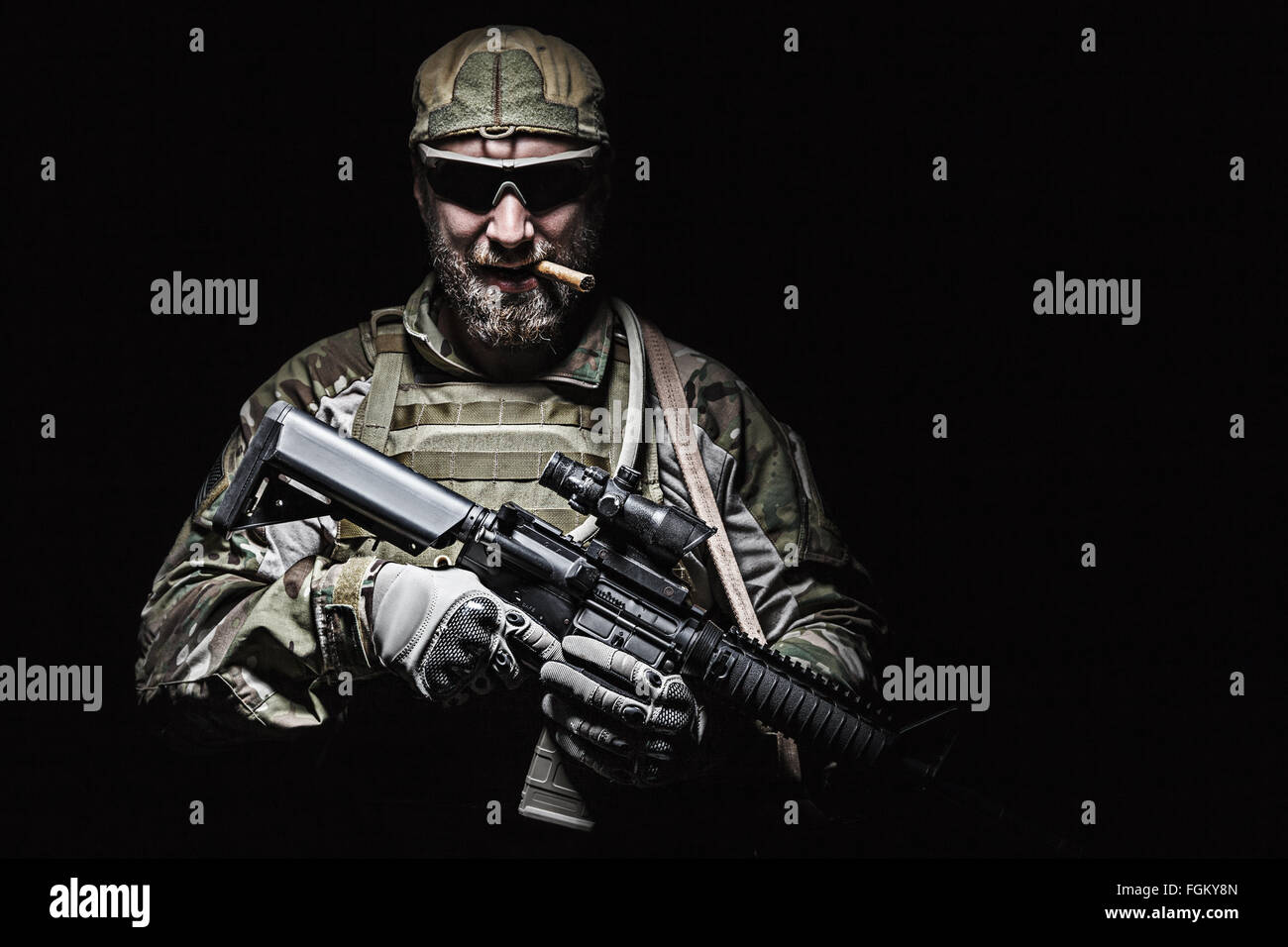 US Army soldier smoking Stock Photo - Alamy
