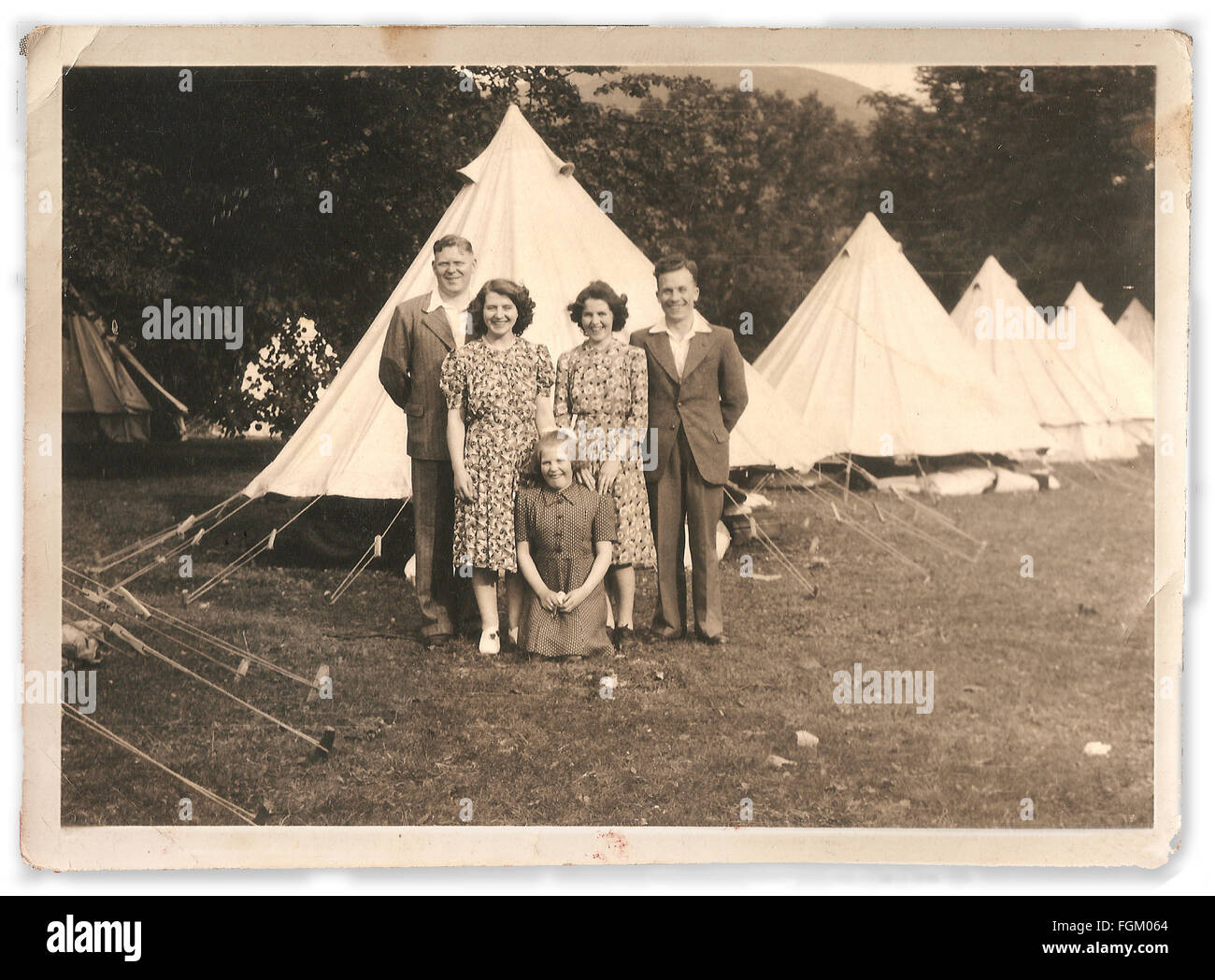 Camping in 1940s hi-res stock photography and images - Alamy