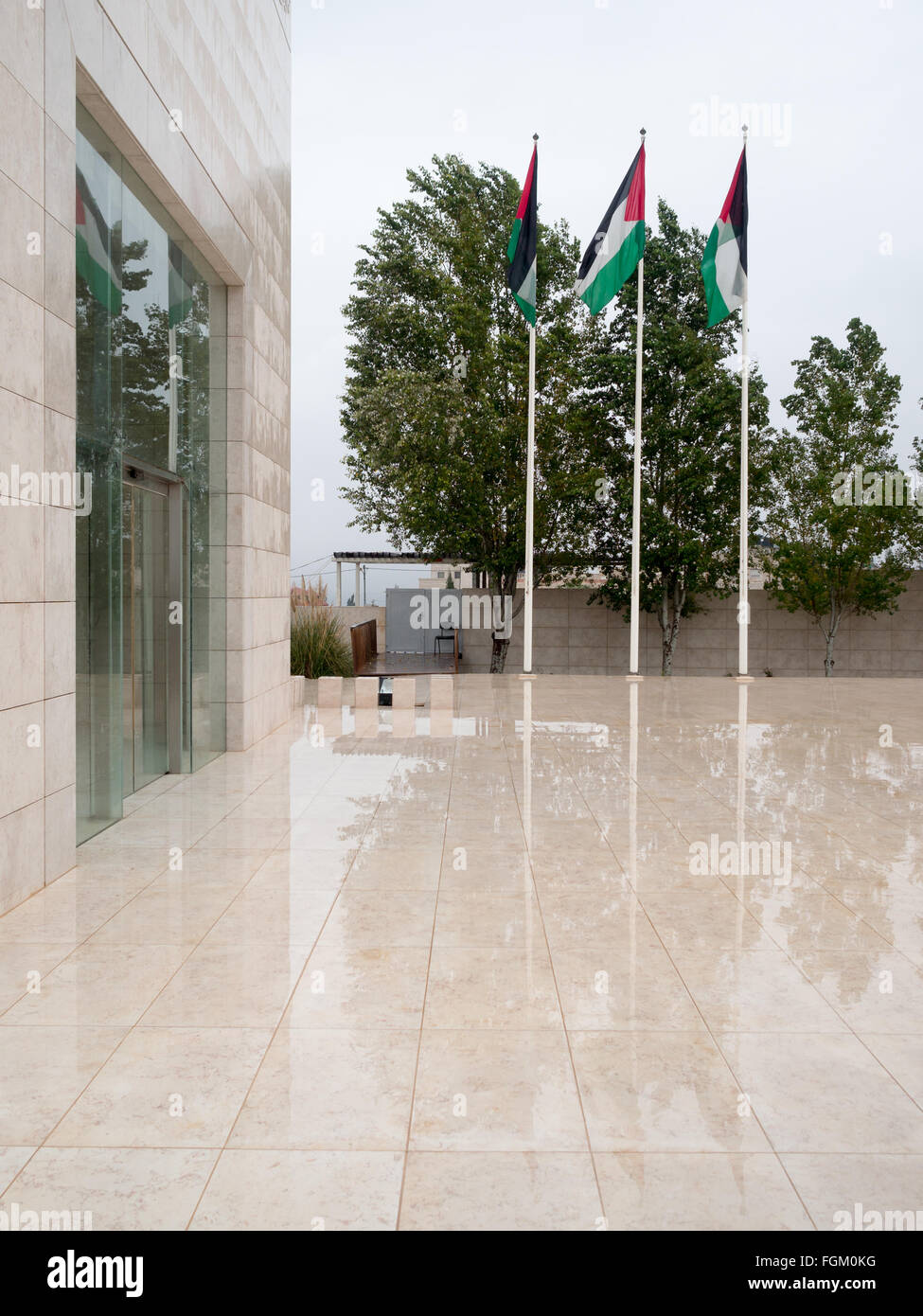Palestinian flag palestinian flags hi-res stock photography and images ...