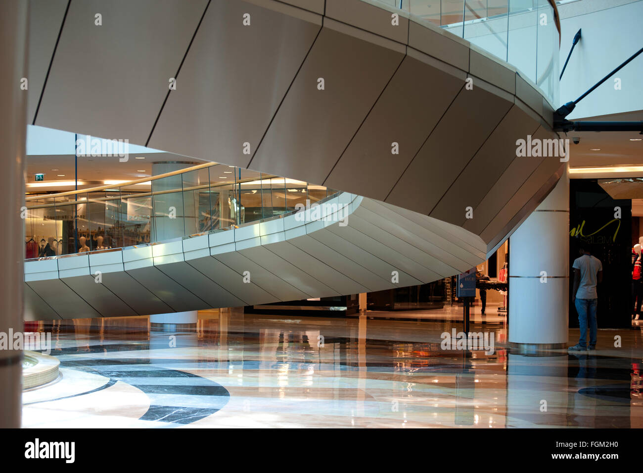 Dubai Mall Walkway High Resolution Stock Photography and Images - Alamy