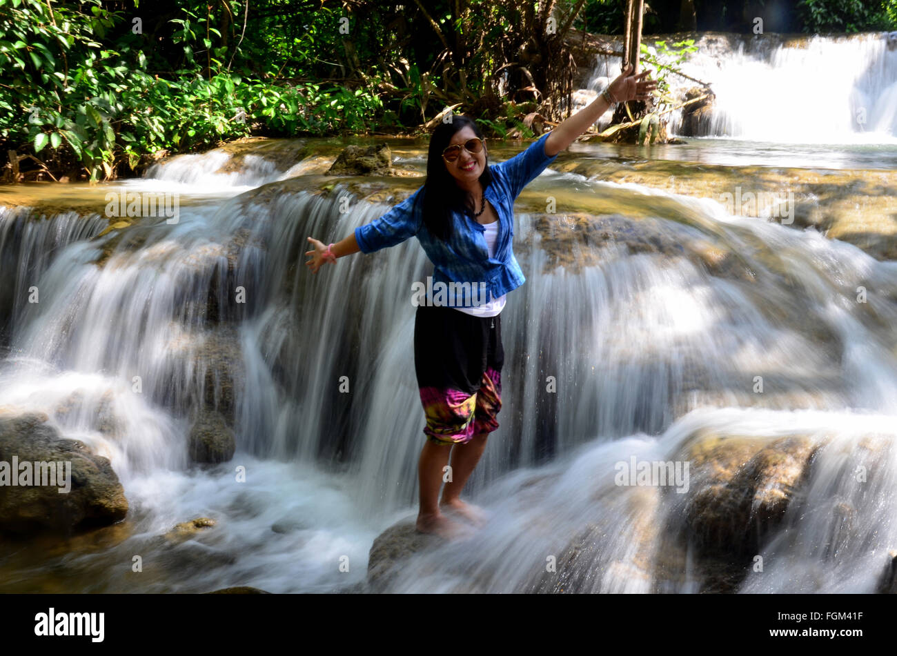 Thai women playing and portrait with Flow and Motion of Kroeng Krawia ...