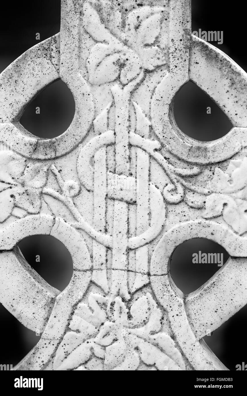 Celtic cross design stone hi-res stock photography and images - Alamy