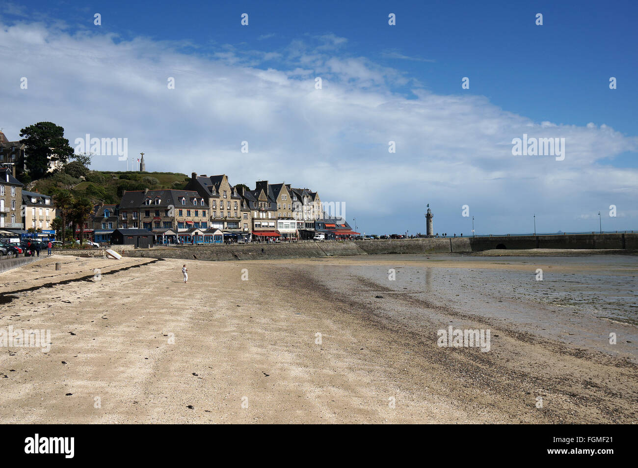 Cancale, village and bay at low tide Stock Photo - Alamy
