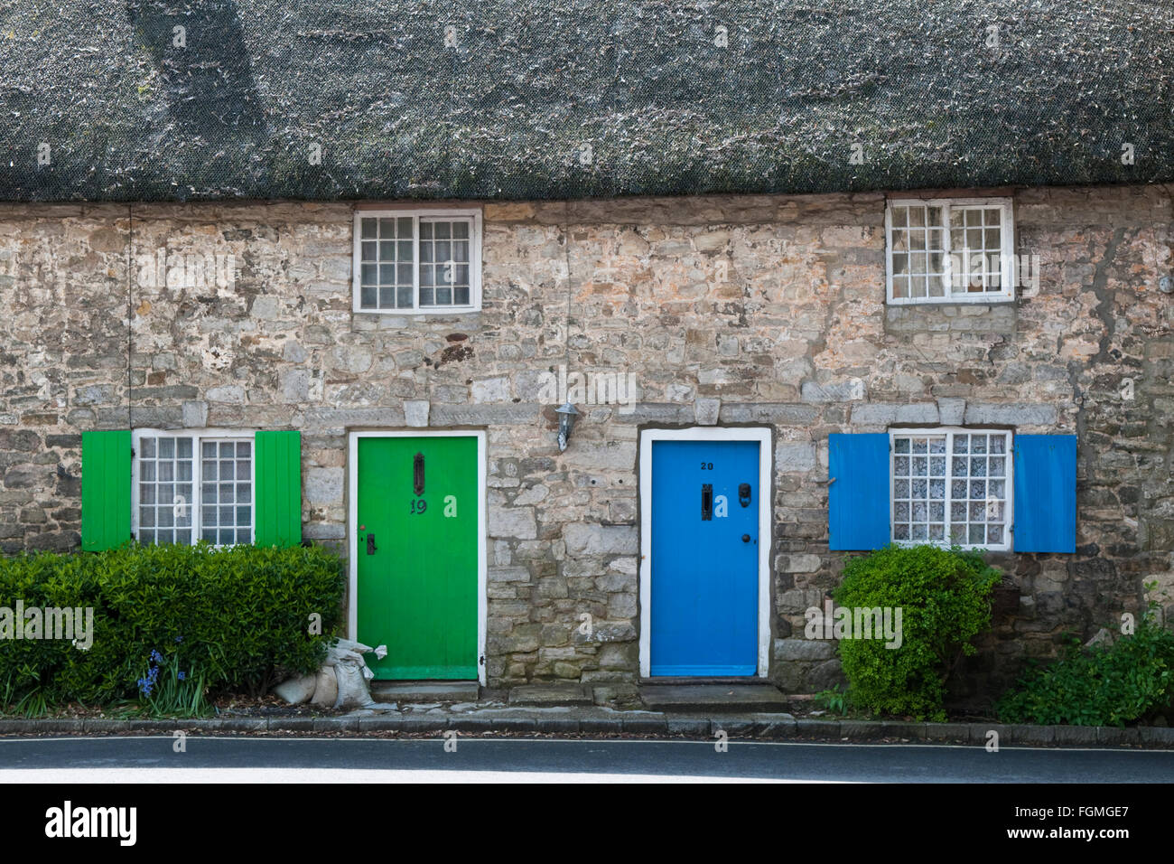 Blue shutters stone cottage hi-res stock photography and images - Alamy