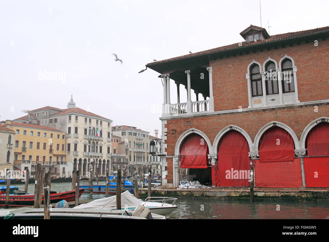 Venice rio de san polo canal hi-res stock photography and images - Alamy
