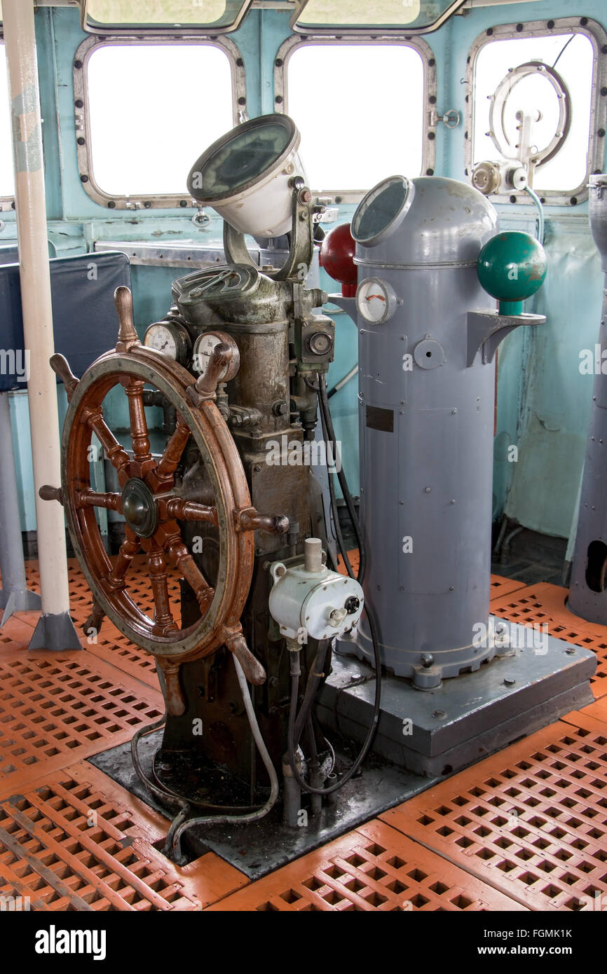 Boat wheelhouse ship hi-res stock photography and images - Alamy