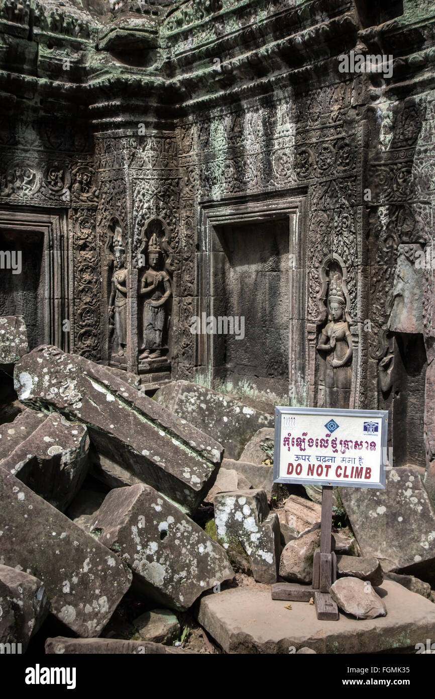 Temple sign board hi-res stock photography and images - Alamy