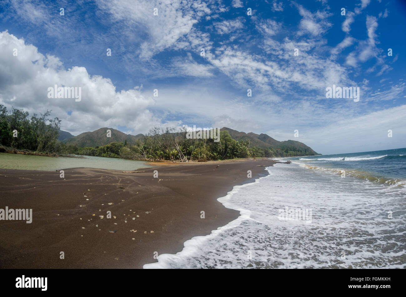 Beach in the west coast of New Caledonia Stock Photo - Alamy