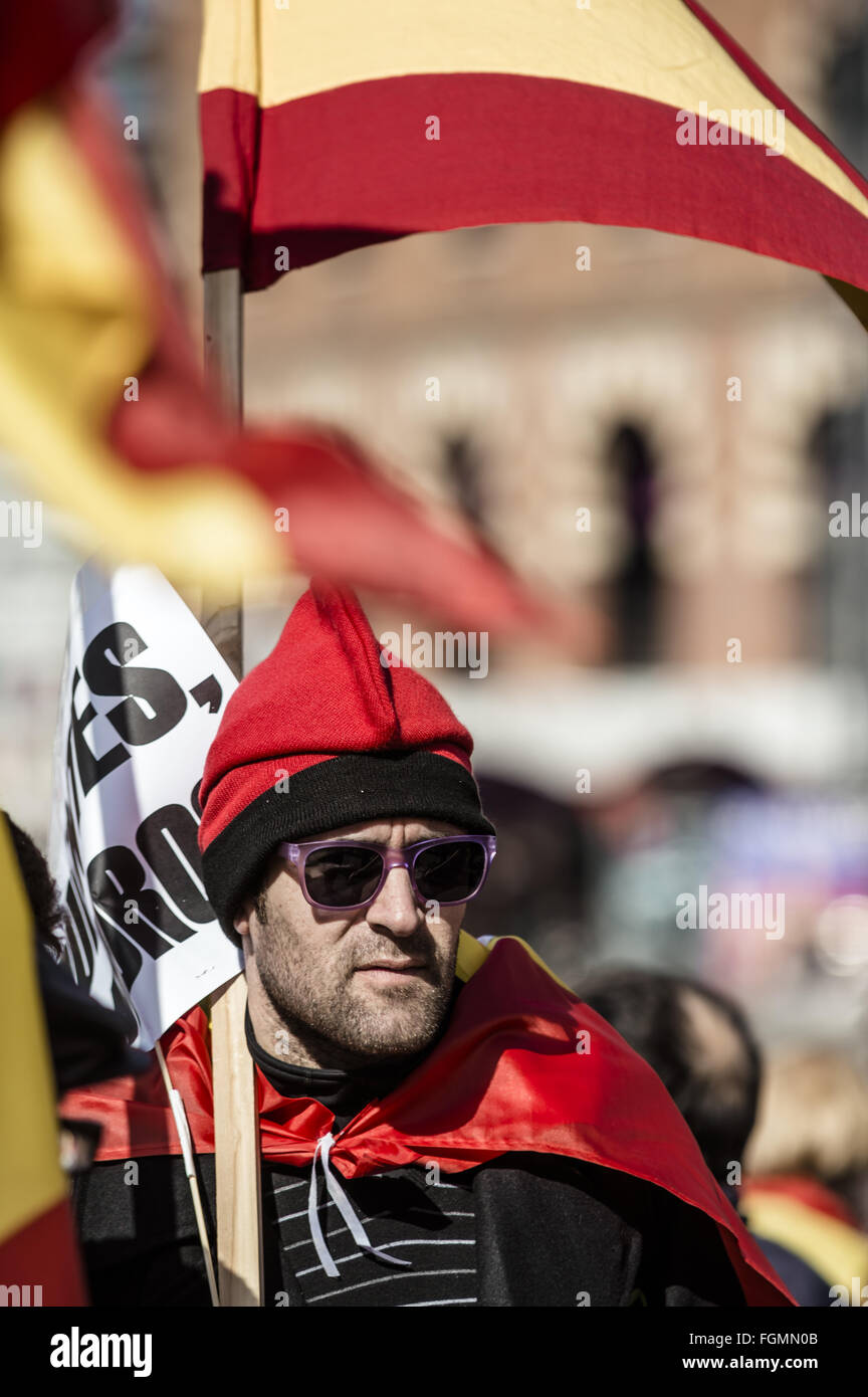 Barretina traditional catalan hat hi-res stock photography and images ...
