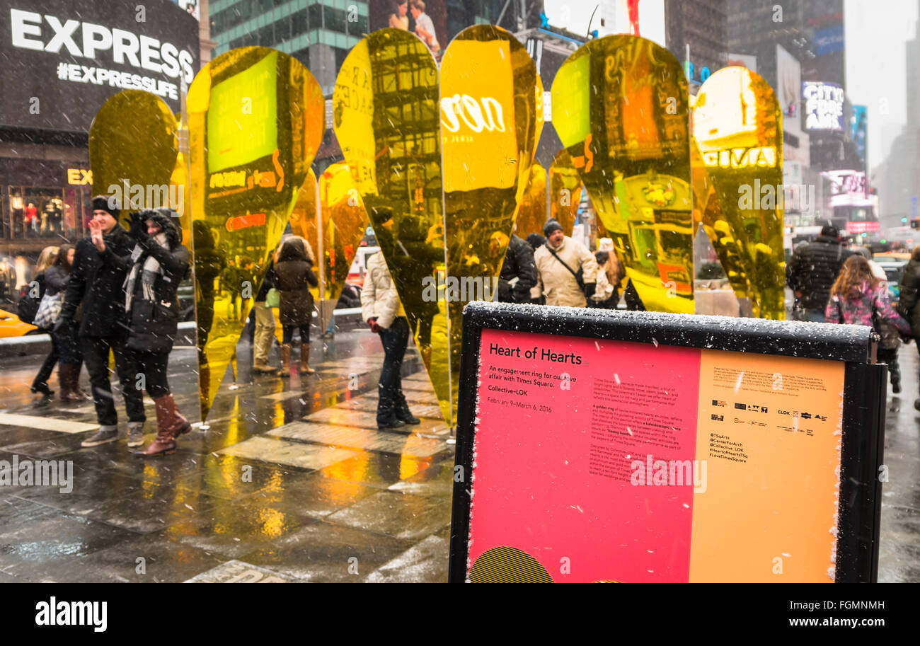 Times square art exhibit hi-res stock photography and images - Alamy