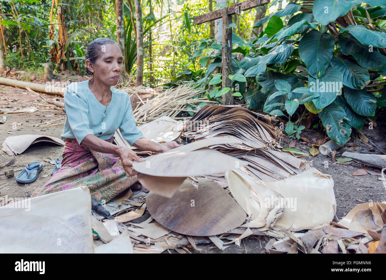 Bamboo hat making hi-res stock photography and images - Alamy