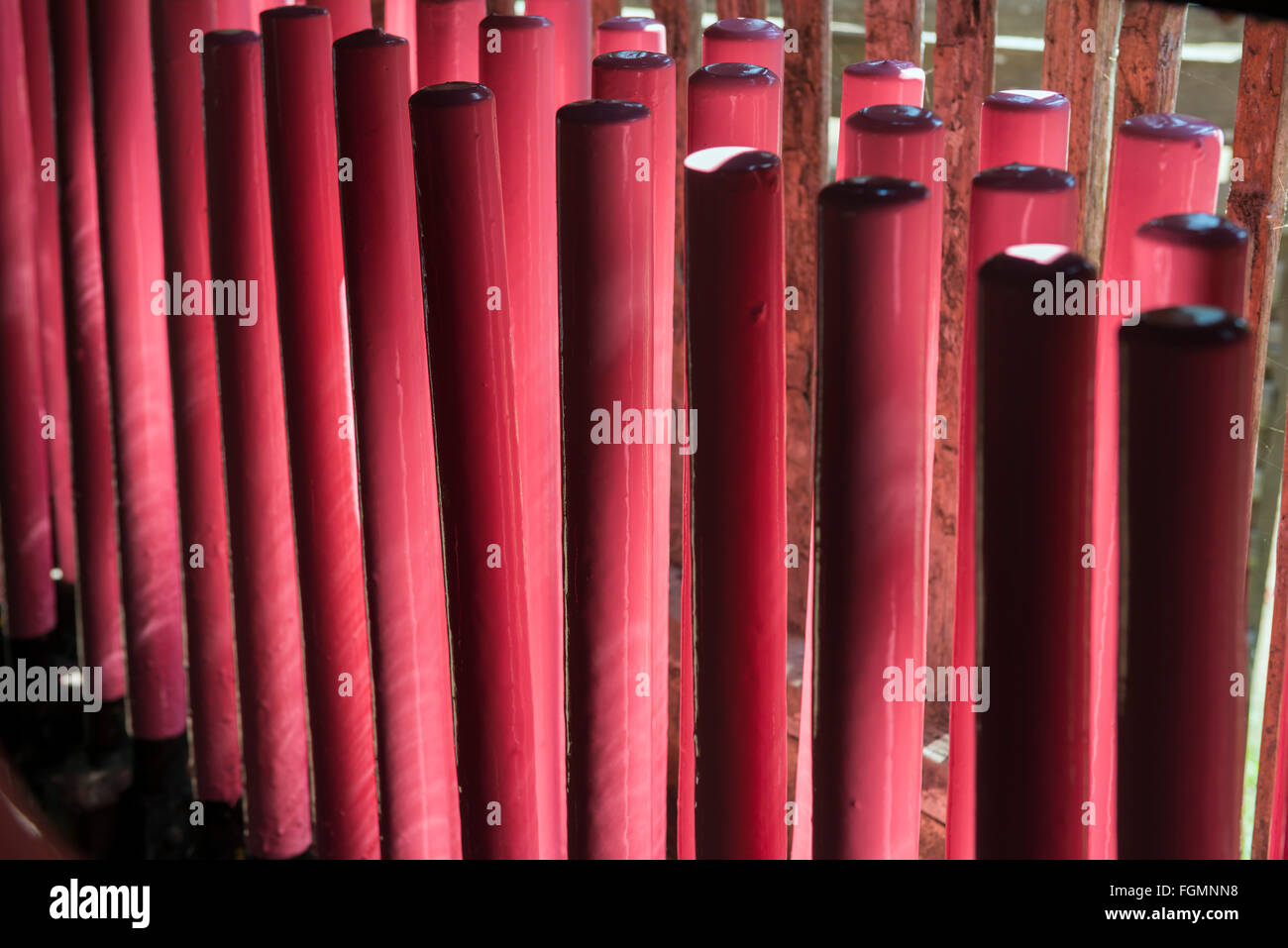 Rubber band production. Bilu Kyun, Burma Stock Photo - Alamy