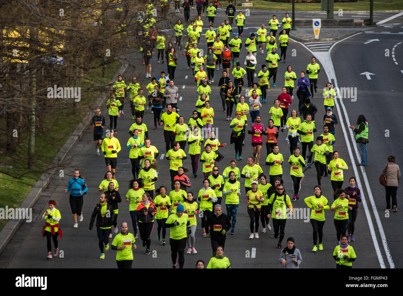 Madrid, Spain. 21st Feb, 2016. Thousands of people running supporting ...