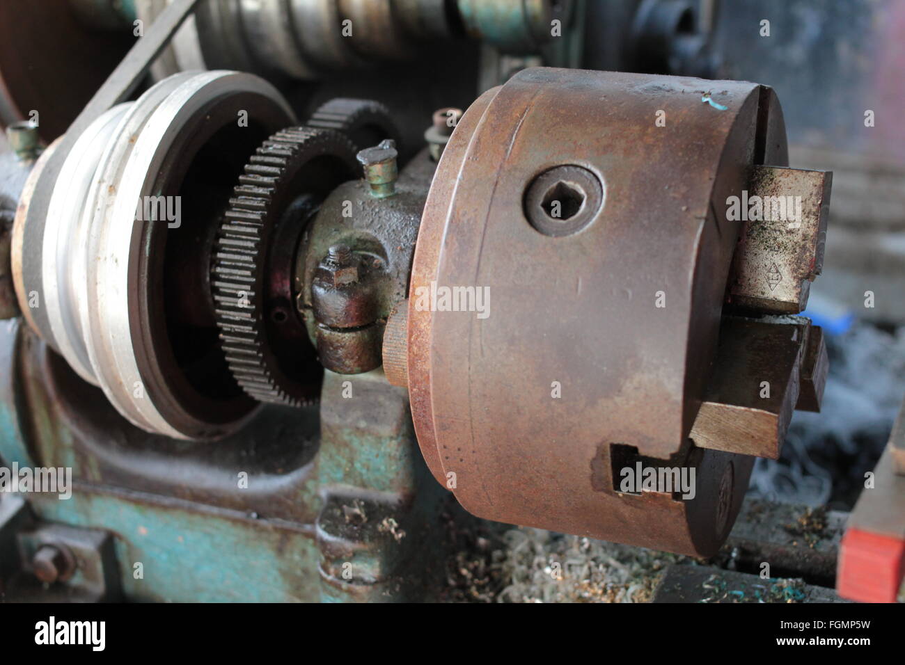 Lathe chuck with jaws open Stock Photo - Alamy
